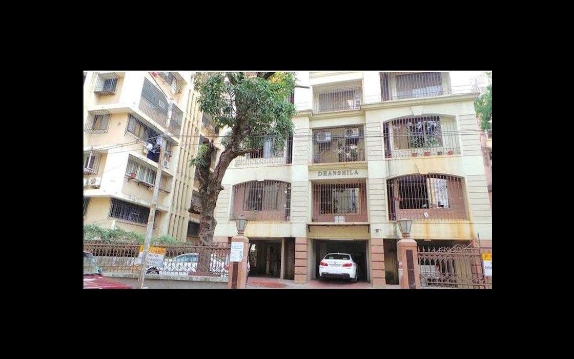 3 BHK Flat in Khar West for Rent in Dhanshila - Semi Furnished