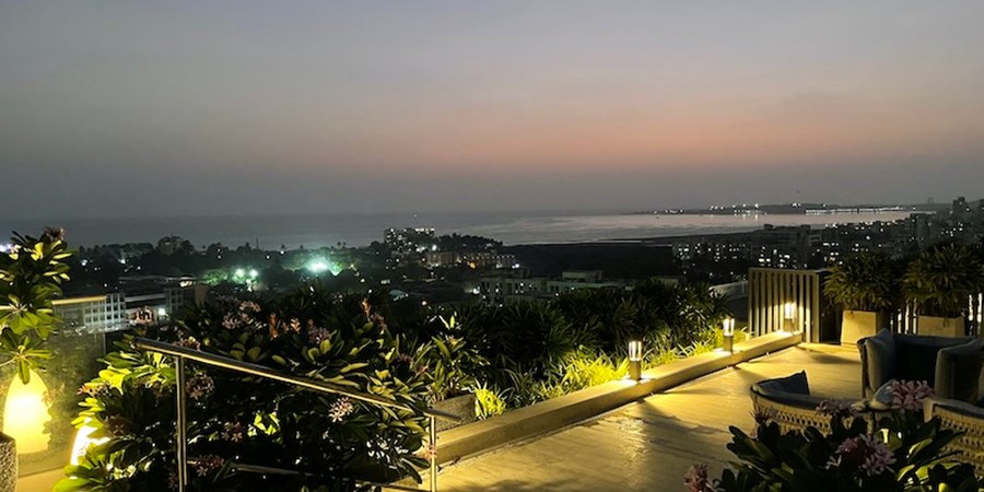 Rooftop Gardens and Infinity Pools in Mumbai